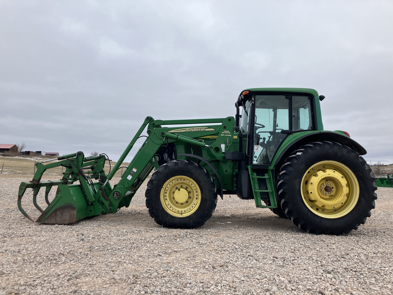 Lot 3765 - '03 JD 7220 MFWD IVT w/ JD 741 Loader. Onsite-Belle Fourche ...