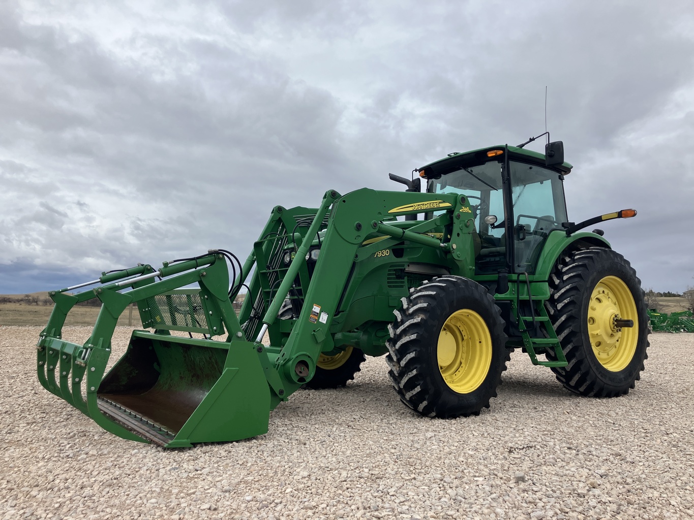 Lot 3845 - '07 JD 7930 MFWD PQ w/JD 746 SL Loader. Onsite-Belle Fourche ...