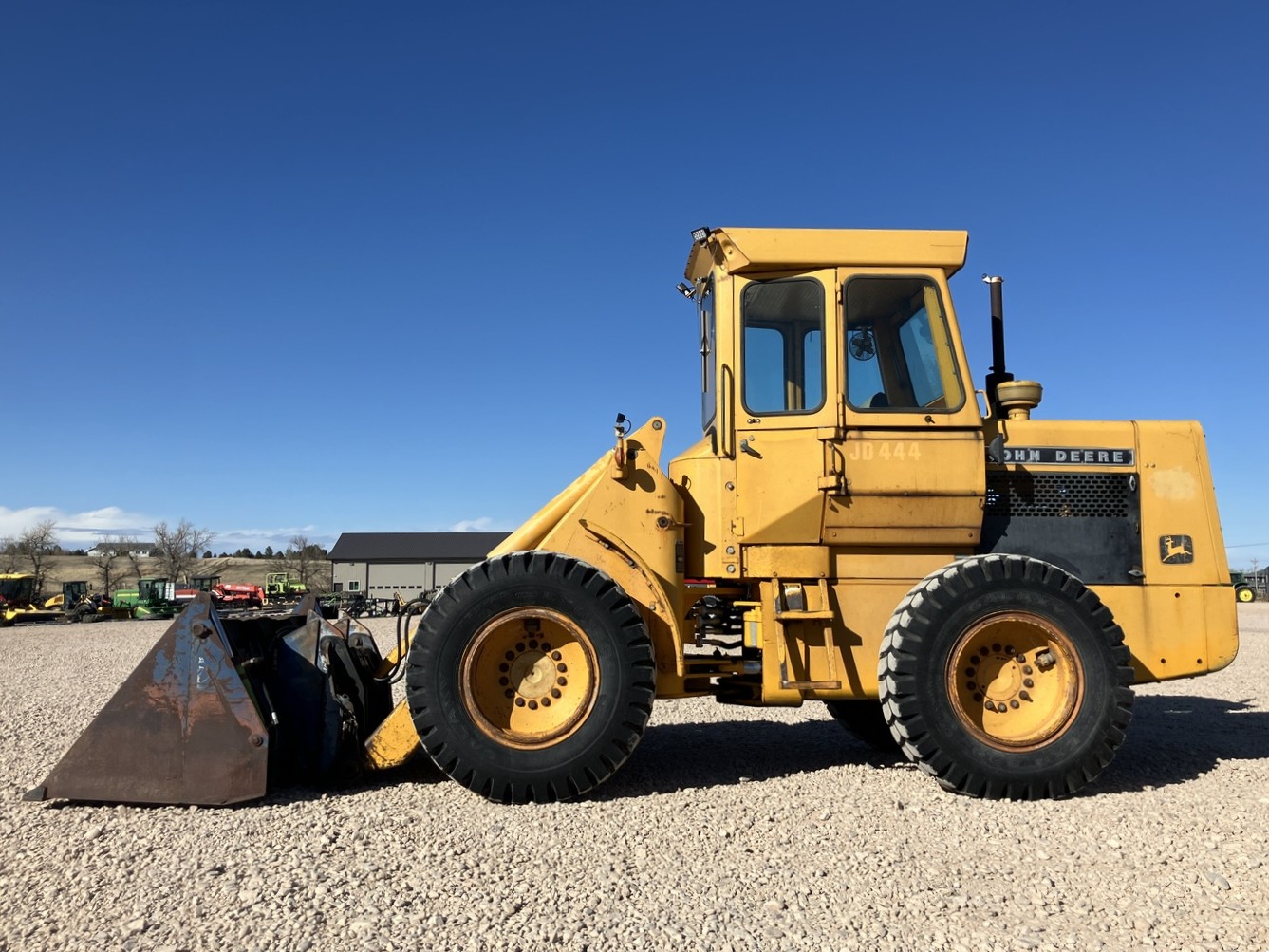 Lot 3907 - '77 Deere 444 Wheel Loader. Selling Absolute! Onsite-Belle ...