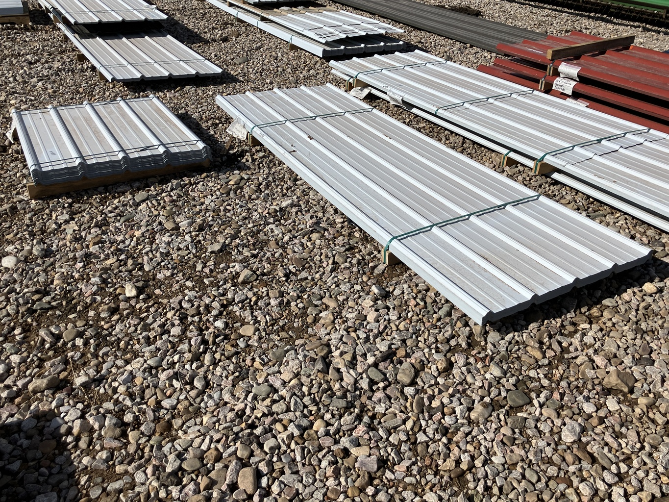 Lot 4183 - Kestrel White Strong Rib Steel. Onsite-Belle Fourche, SD ...