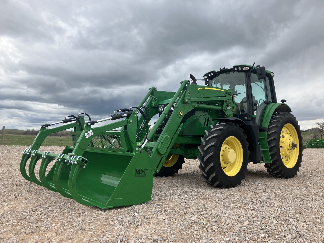 Lot 4340 - '21 JD 6155M MFWD PQ w/JD 660R SL LOADER. Onsite-Belle ...