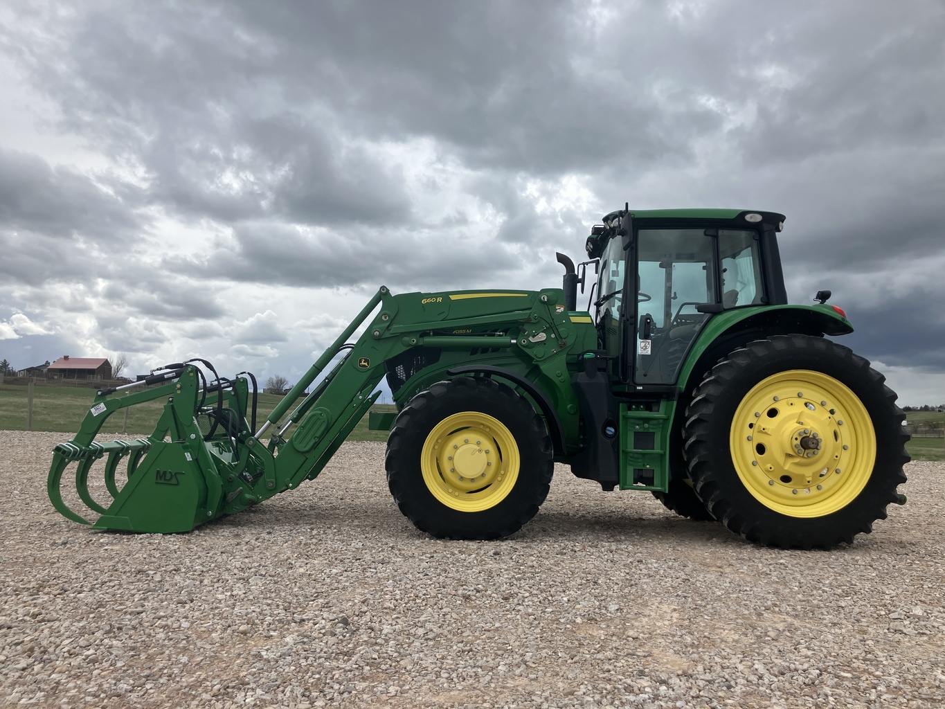 Lot 4340 - '21 JD 6155M MFWD PQ w/JD 660R SL LOADER. Onsite-Belle ...