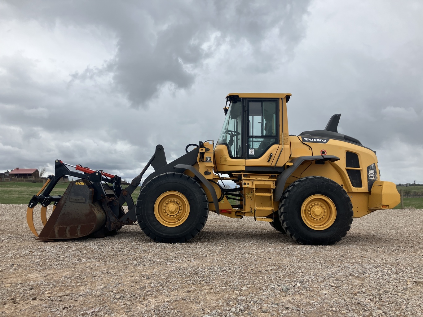 Lot 4355 - '15 VOLVO L70H WHEEL LOADER w/HD GRAPPLE. Onsite-Belle ...