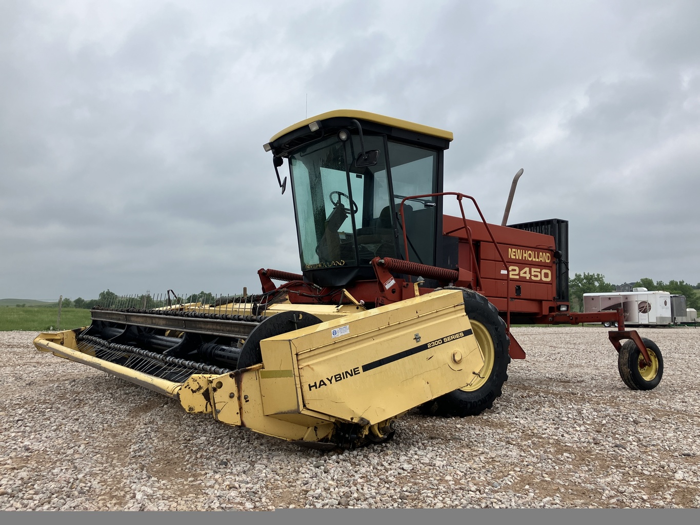 Lot 4449 - '96 NH 2450 WINDROWER w/NH 16' 2300 SICKLE HEAD. SELLING ...