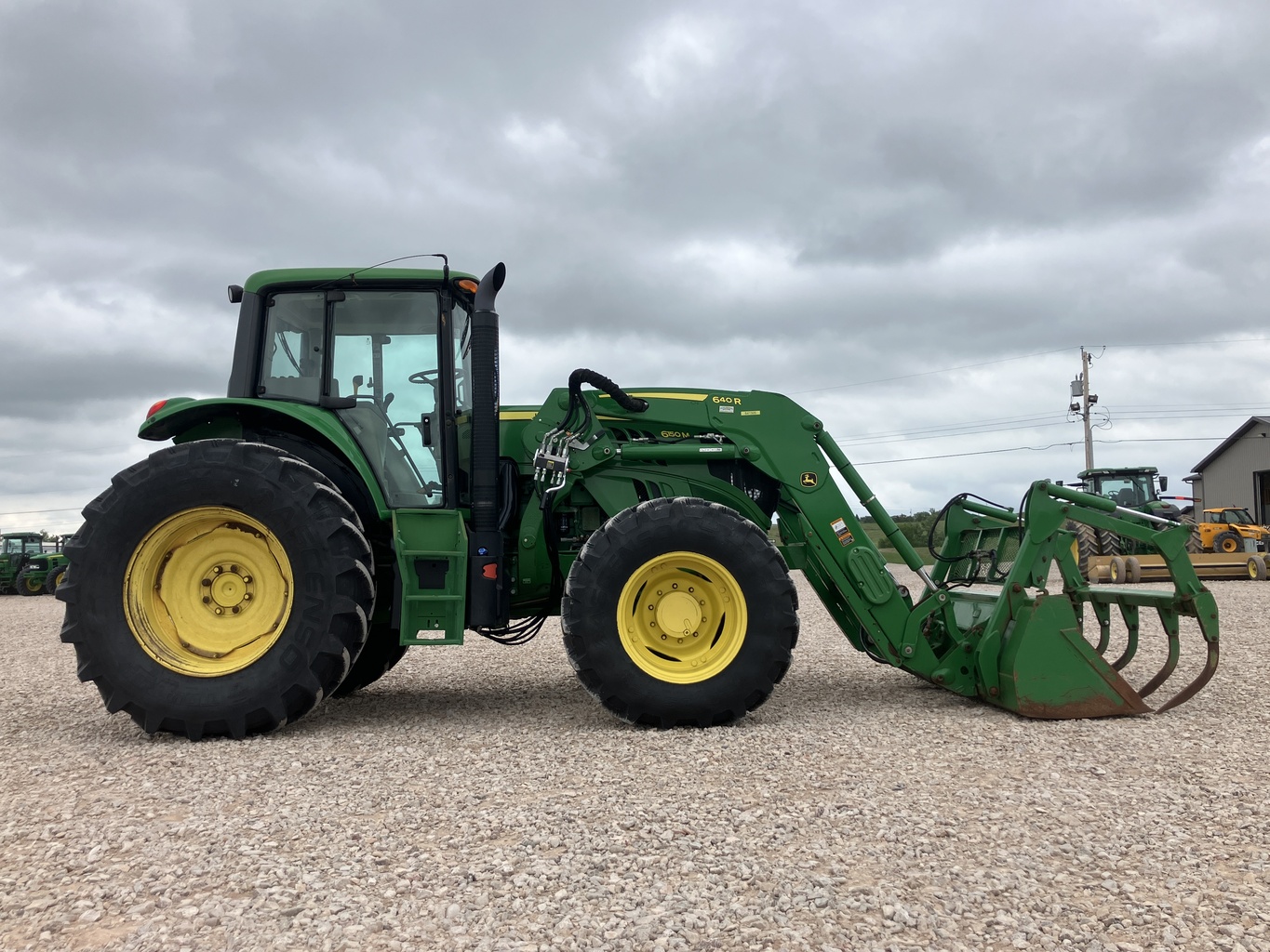 Lot 4601 - '15 JD 6150M MFWD PQ w/ JD 640R NSL LOADER. Onsite-Belle ...