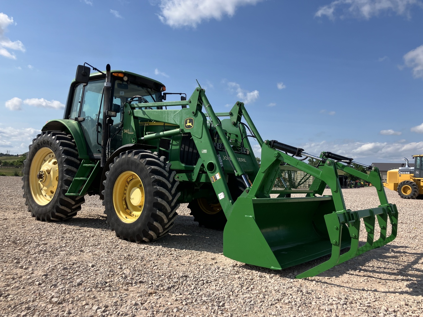 Lot 4627 - '10 JD 7330 MFWD PQ w/JD 740 SL LOADER. Onsite-Belle Fourche ...