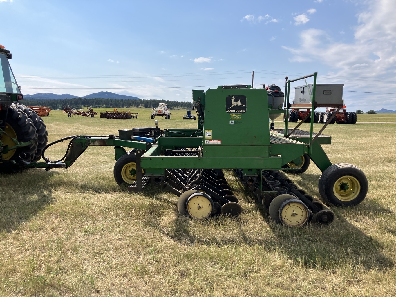 Lot 4806 - JD 750 NO-TILL 15' SEED DRILL. AUER ACRES FARM LIQUIDATION ...