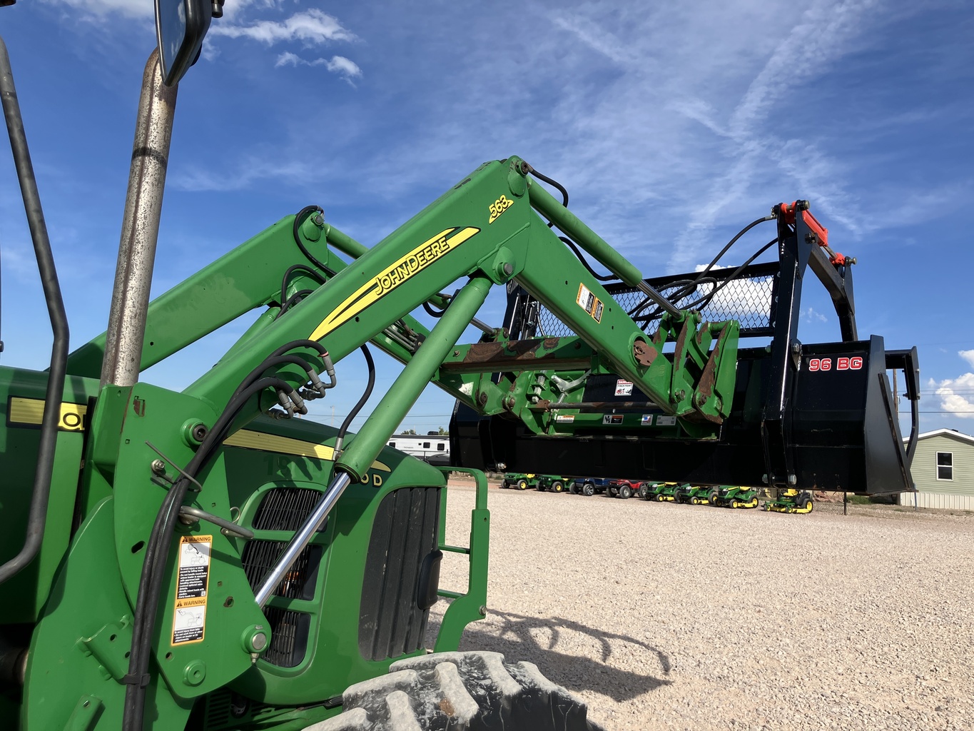 Lot 4864 - '10 JD 6130D MFWD w/ JD 563 NSL LOADER. ONSITE-BELLE FOURCHE ...