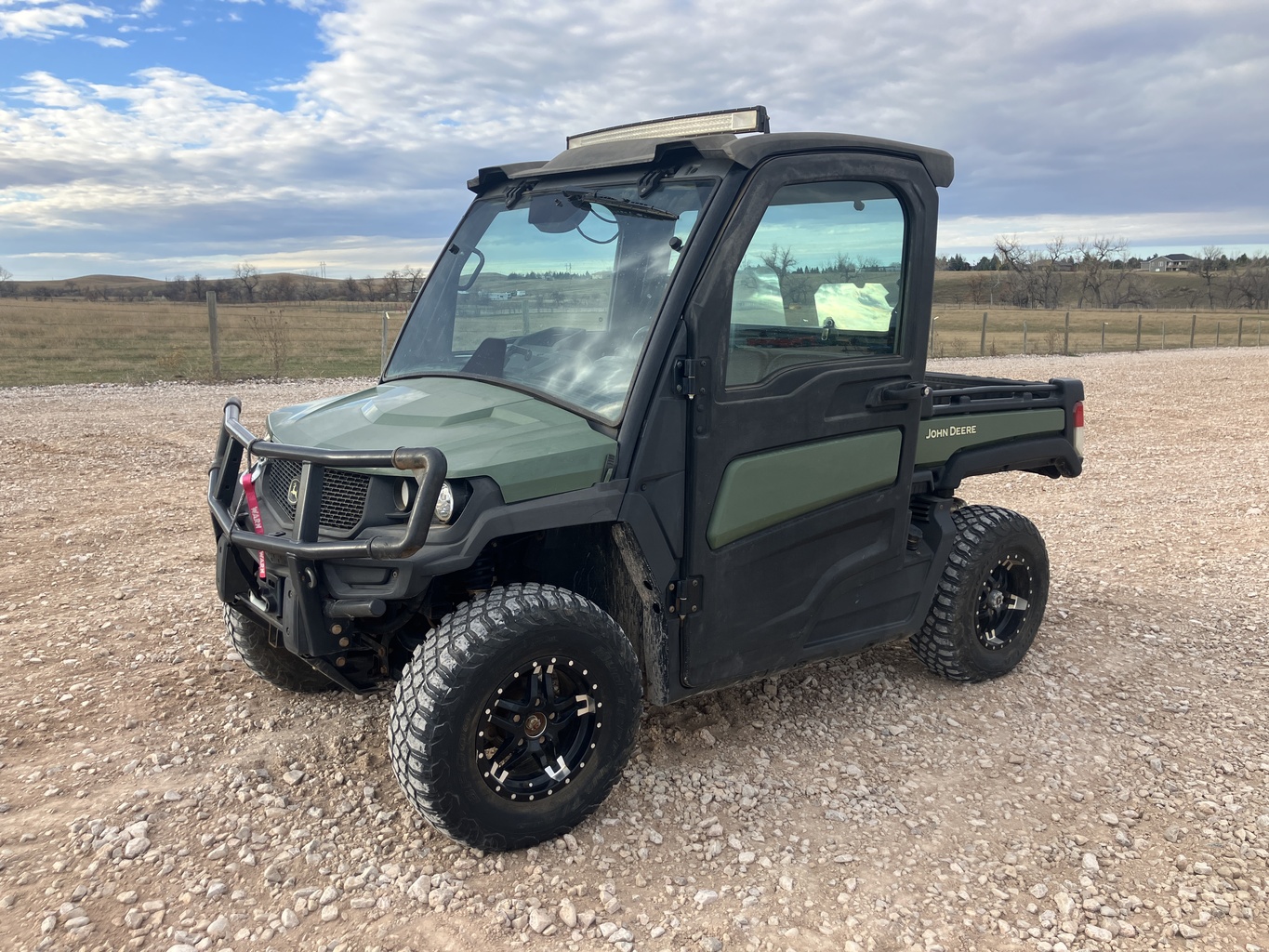 Lot 4867 - '19 JD XUV 835M 4X4 w/CAB. ONSITE-BELLE FOURCHE, SD ...