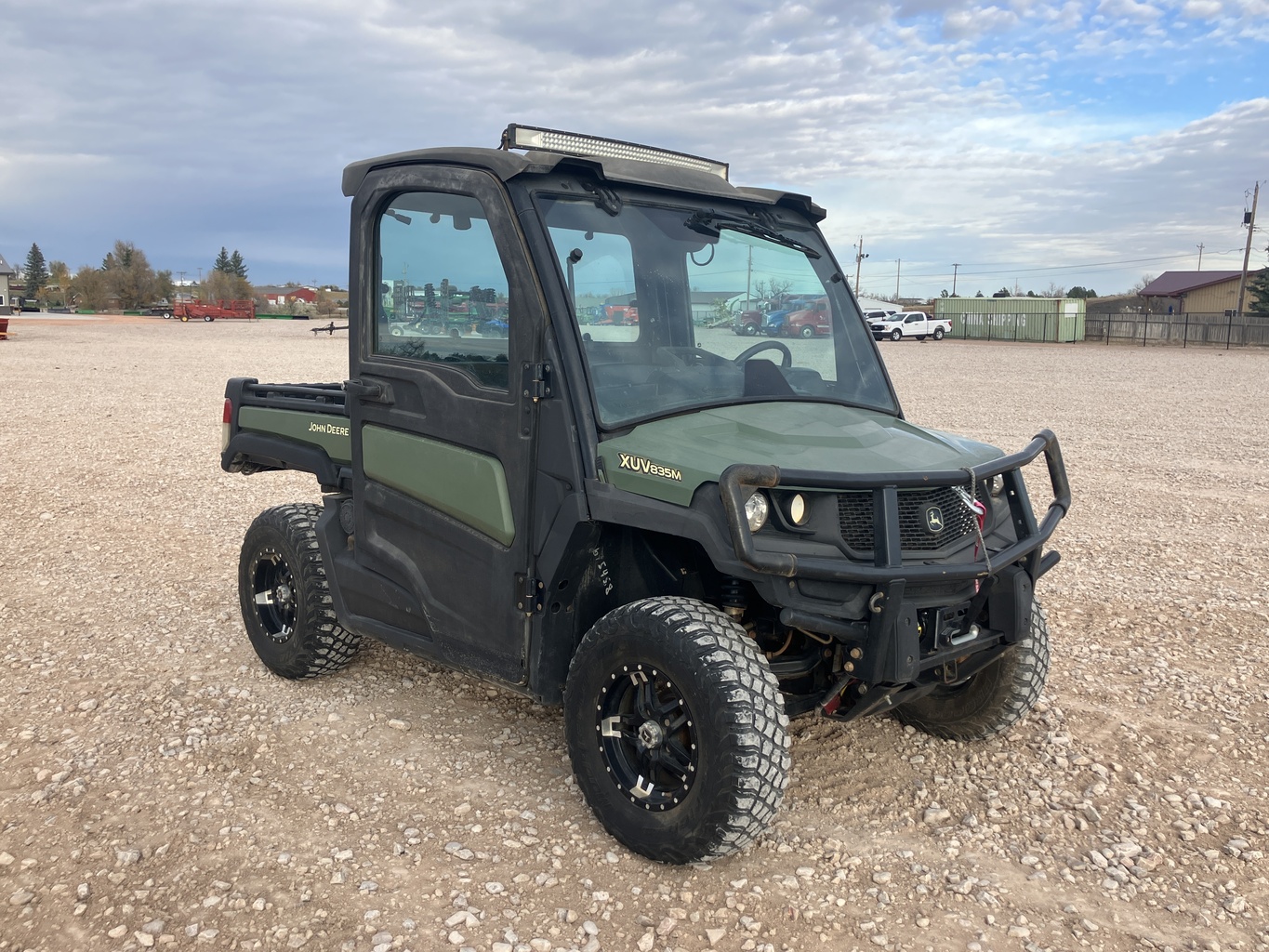 Lot 4867 - '19 JD XUV 835M 4X4 w/CAB. ONSITE-BELLE FOURCHE, SD ...