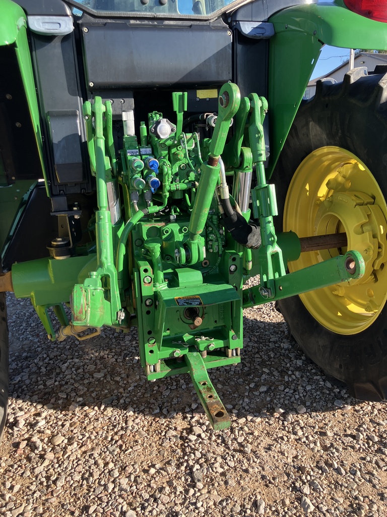 Lot 5150 - '10 JD 7230 MFWD PQ w/JD H360 LOADER. LOW HRS! ONSITE-BELLE ...