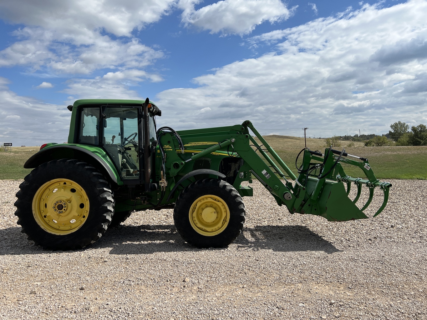 American Ag Video Auction | Lot 4020-2036 - '04 JD 7420 PQ w/JD 741