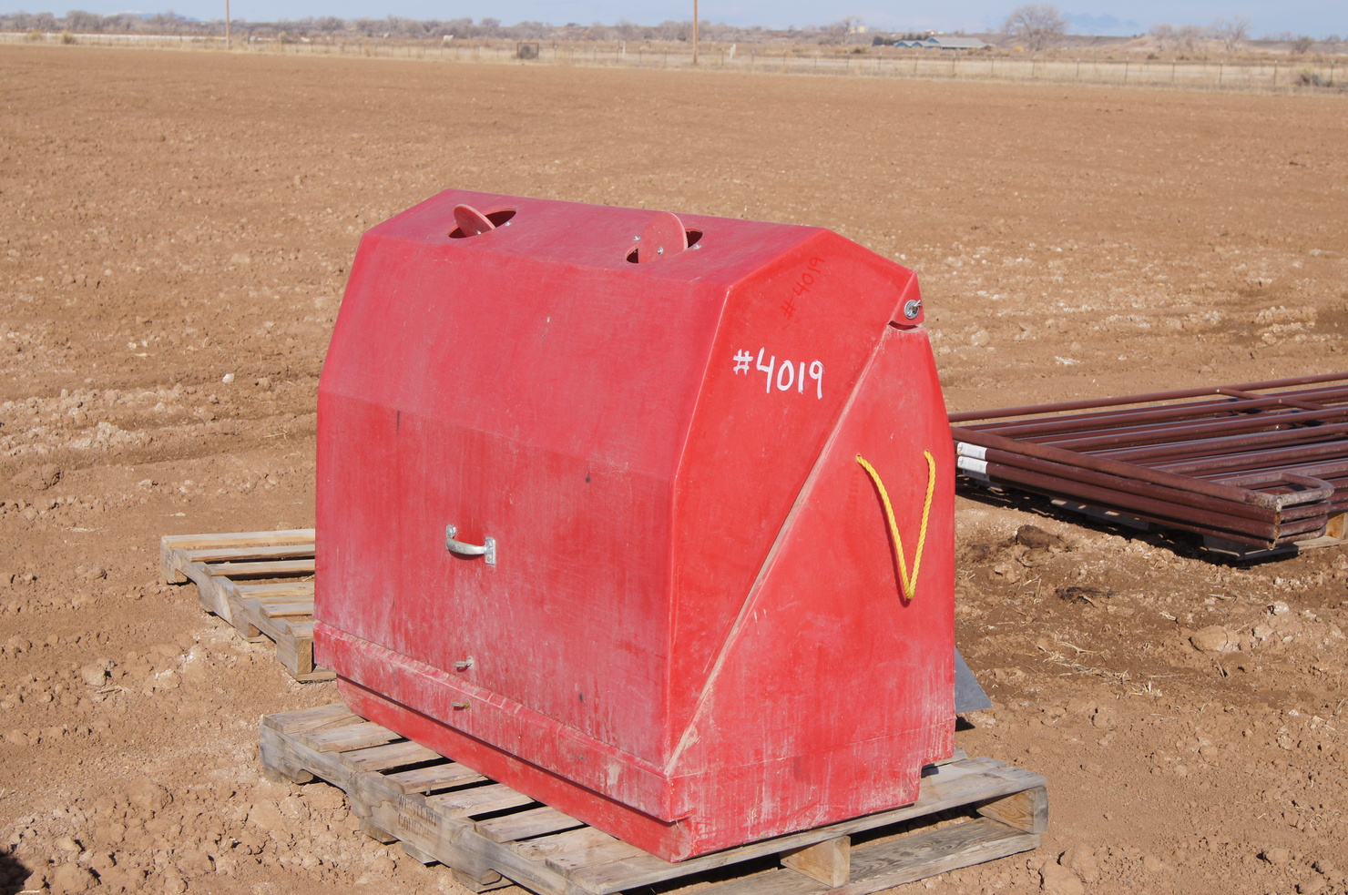 Lot 4019 - Calf Warmer Hut. Burlington, WY: American Ag Video Auction ...