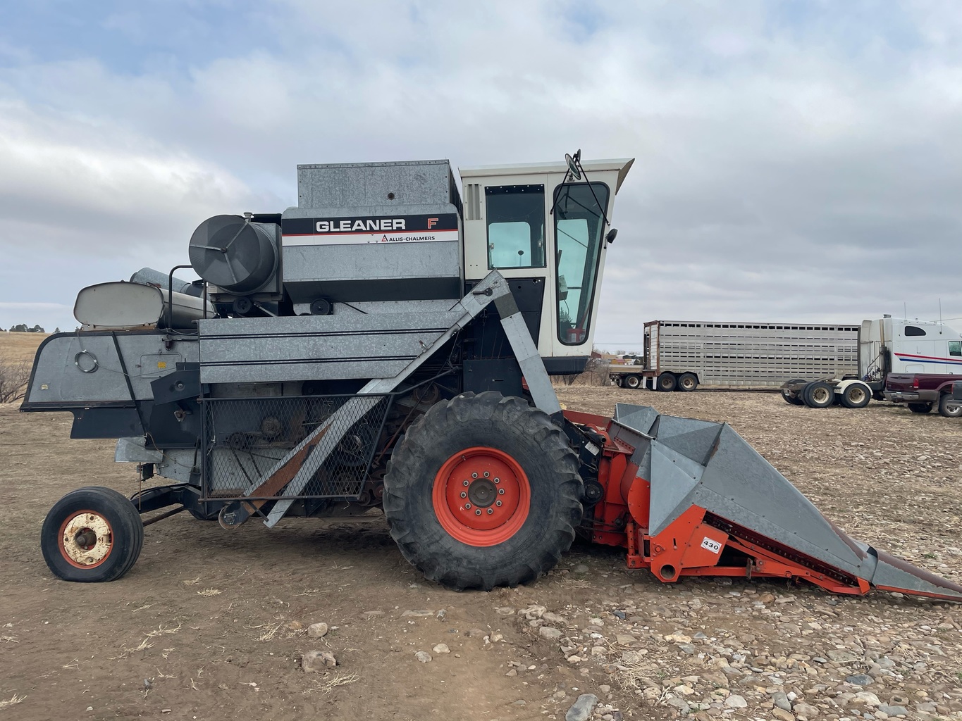 American Ag Video Auction | Lot 6540-107 - Gleaner F Combine.