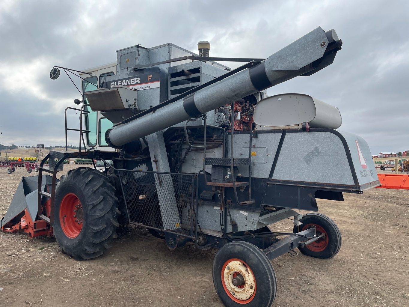 American Ag Video Auction | Lot 6540-107 - Gleaner F Combine.